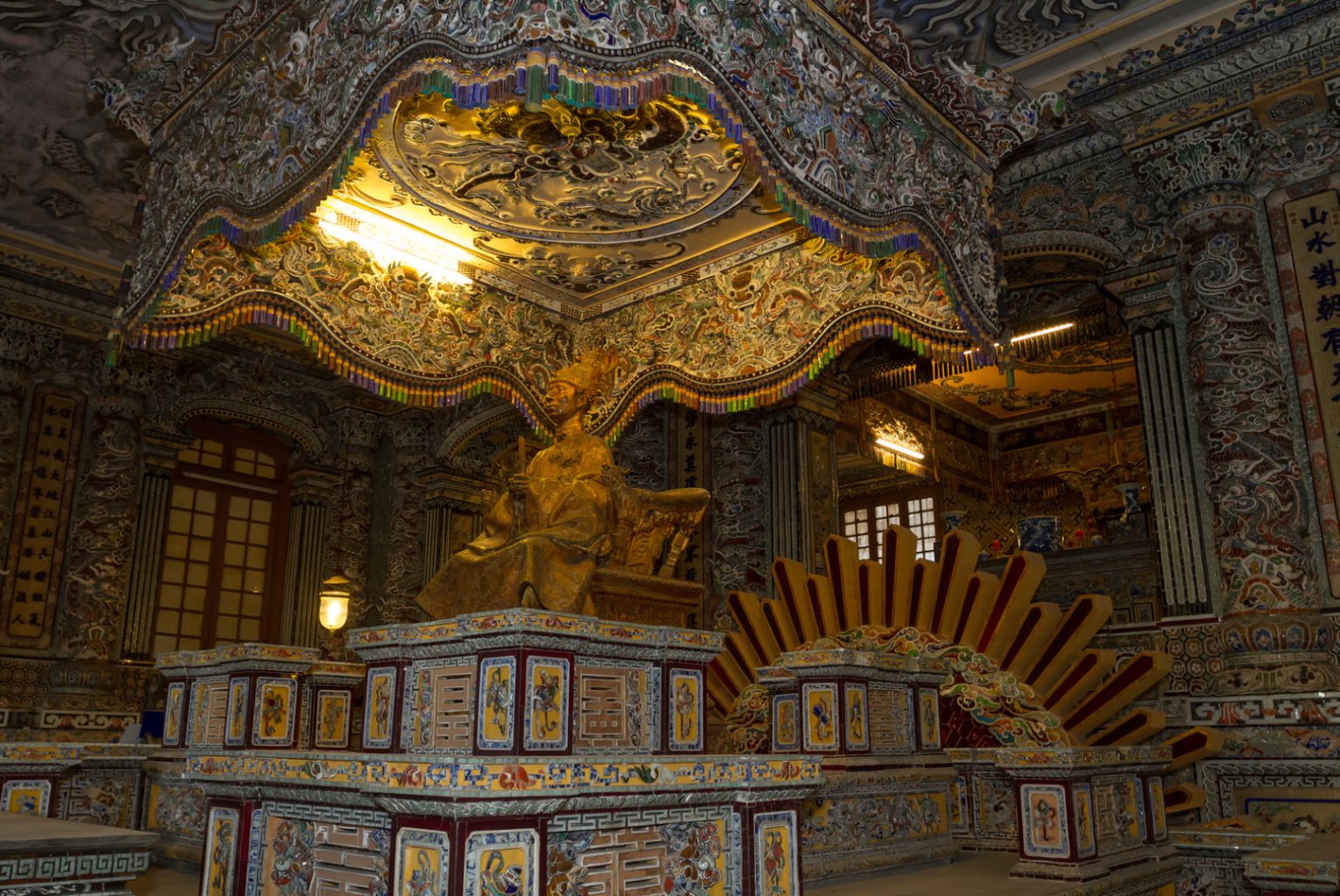 Khải Định’s Tomb – The Most Unique Tomb Architecture - VIETSOZIAL